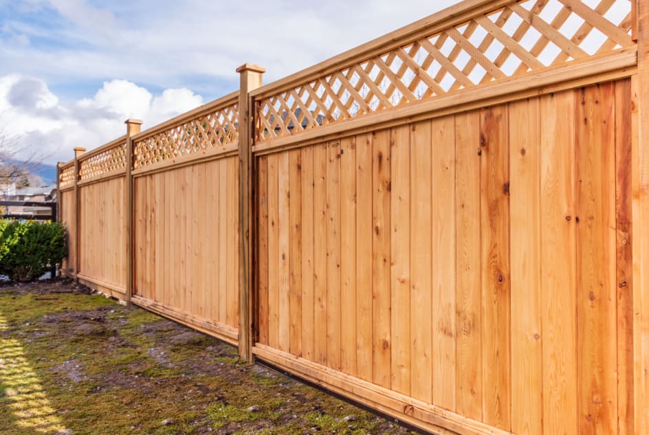 When’s the best time to install a new fence? - North Valley Composites